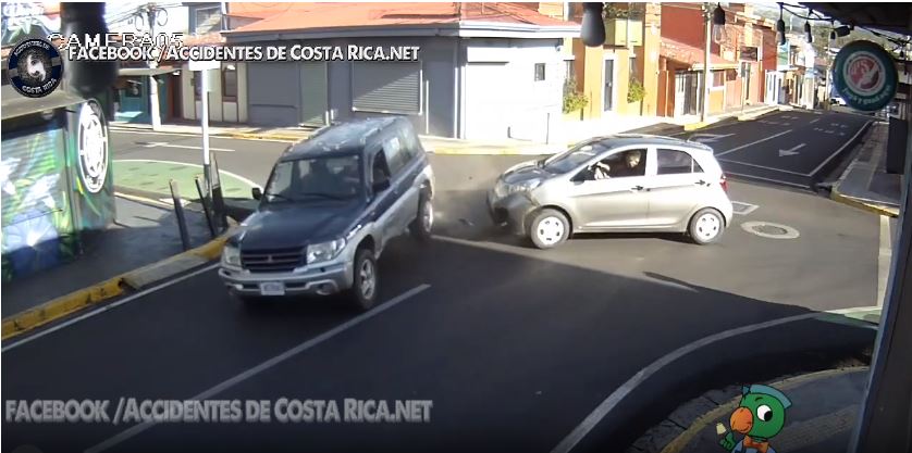 EN VIDEO | Nuevo accidente en esquina de Alajuela centro captado por ...